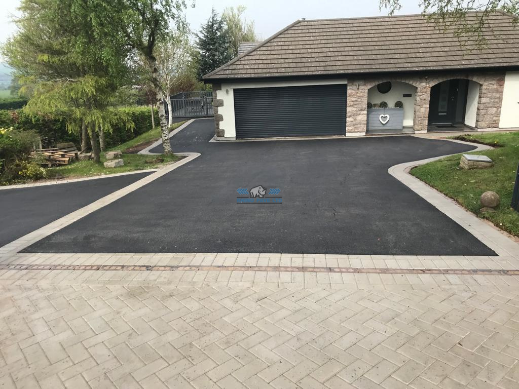 Tarmac Contractors Mold, Flintshire - Resurfacing, Asphalt, Tar and Chip
